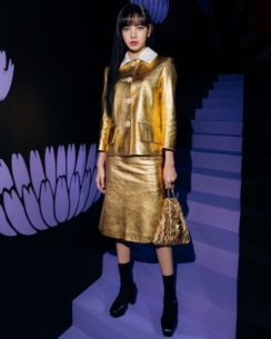 Lisa (BLACKPINK) chiếm trọn spotlight tại show diễn của Prada