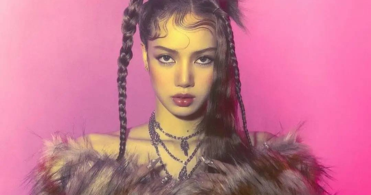 Choáng ngợp trước tủ đồ Haute Couture đắt đỏ của Lisa trong MV solo đầu ...