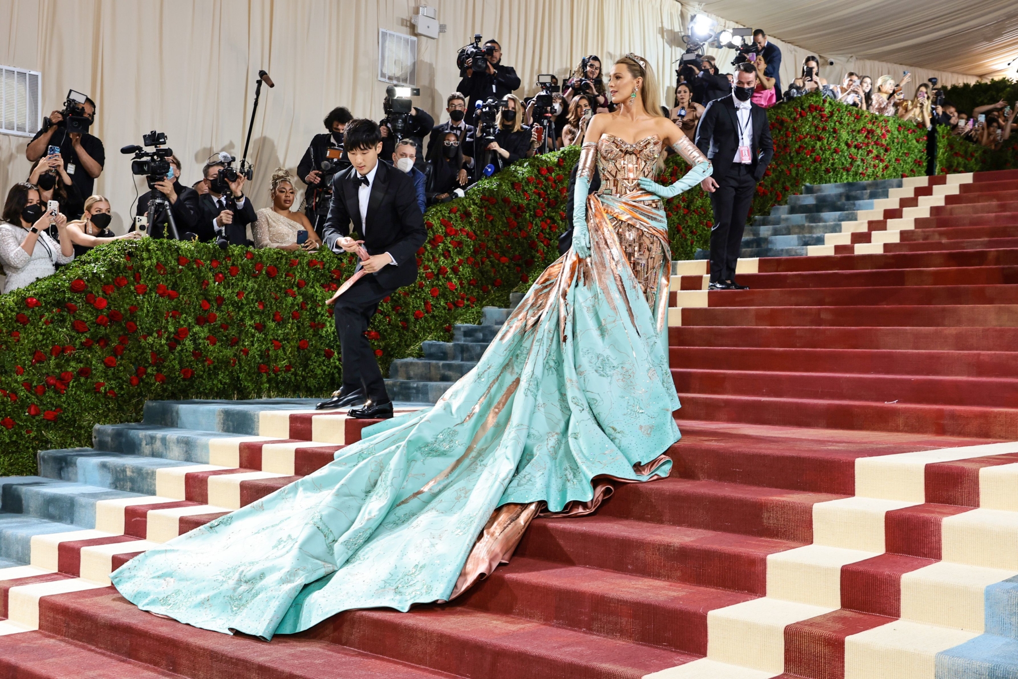 "Nữ hoàng thảm đỏ" Blake Lively: "Cân đẹp" các phong cách thời trang ...