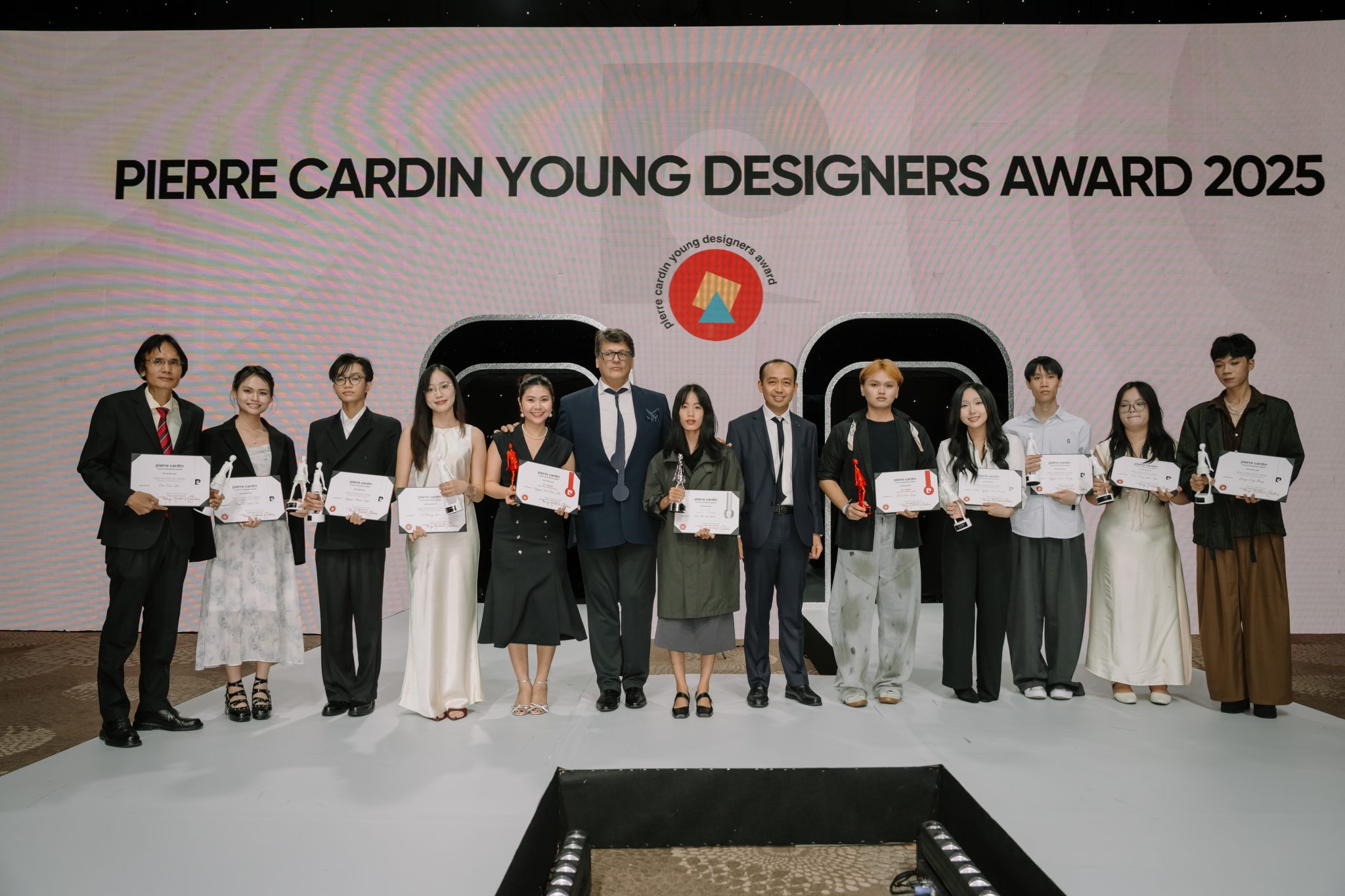 Pierre Cardin chiêu đãi 60 thiết kế trong lần thứ hai trở lại Việt Nam ...